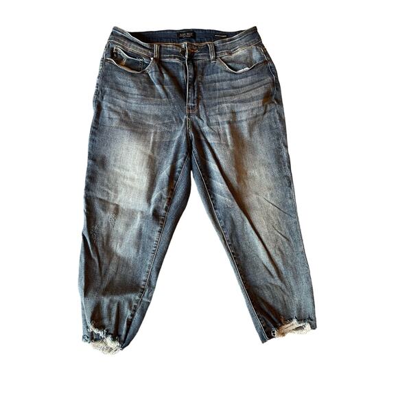 Judy Blue | Jeans | Judy Blue Distressed Capri Jeans Size 4 | Poshmark